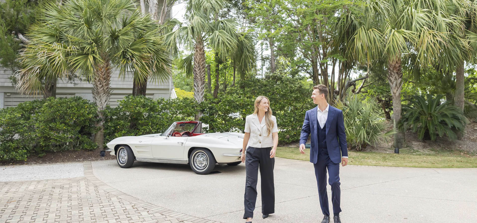 About Us - VoyageAuctions.com