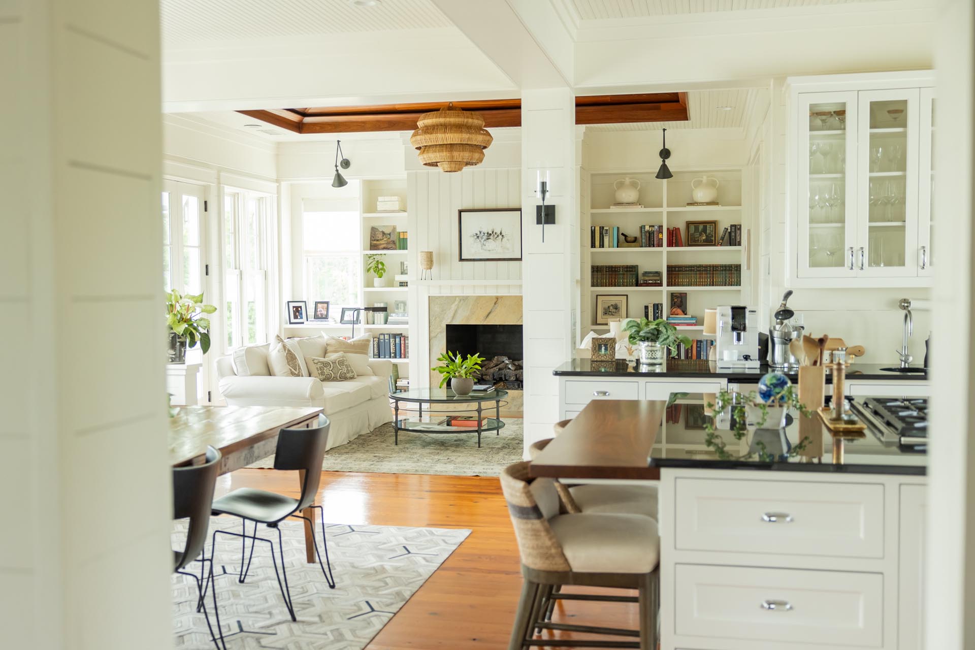 Current Auctions - VoyageAuctions.com